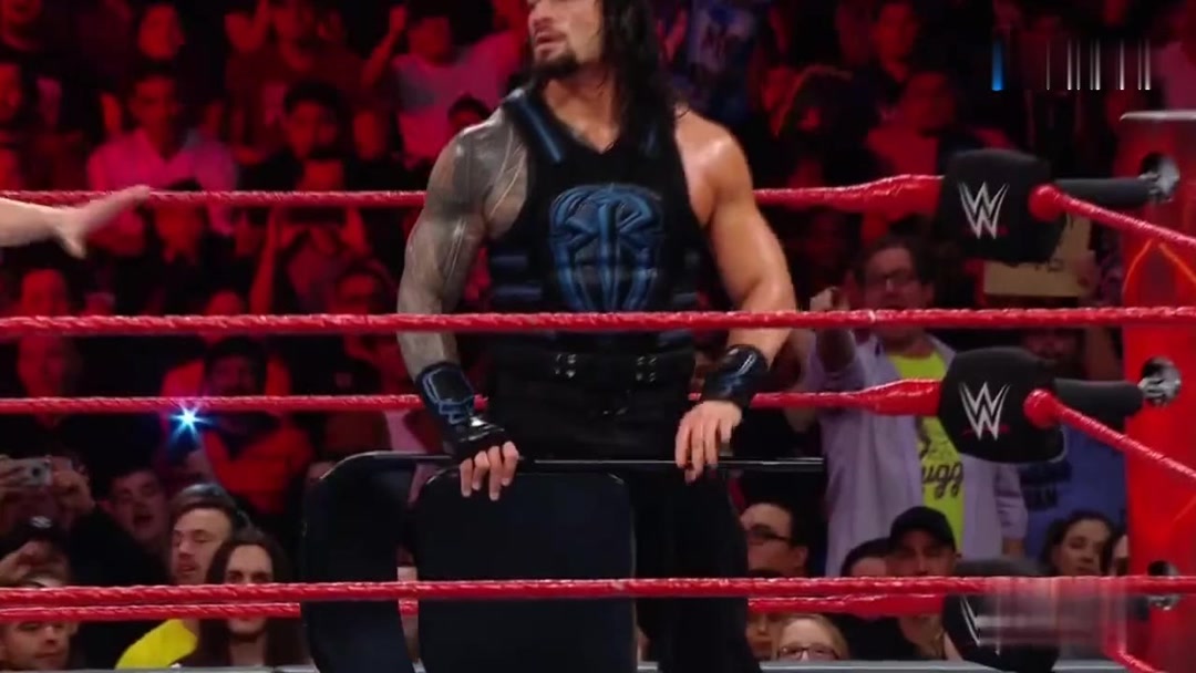 谁说双拳难敌四手?罗门伦斯以一敌二取得完胜