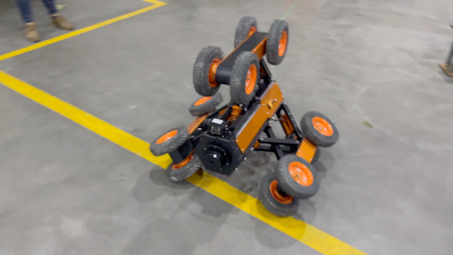 ...前端配备旋转云台,可根据需求加装末端执执行器,机器人具备力感知,...