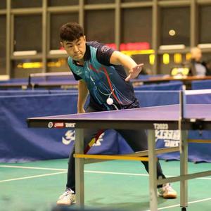 教乒乓球的饼子哥 