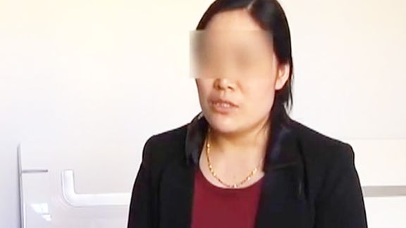 家中巨额现金被盗,门锁完好屋里也没翻动过的痕迹,疑是熟人作案