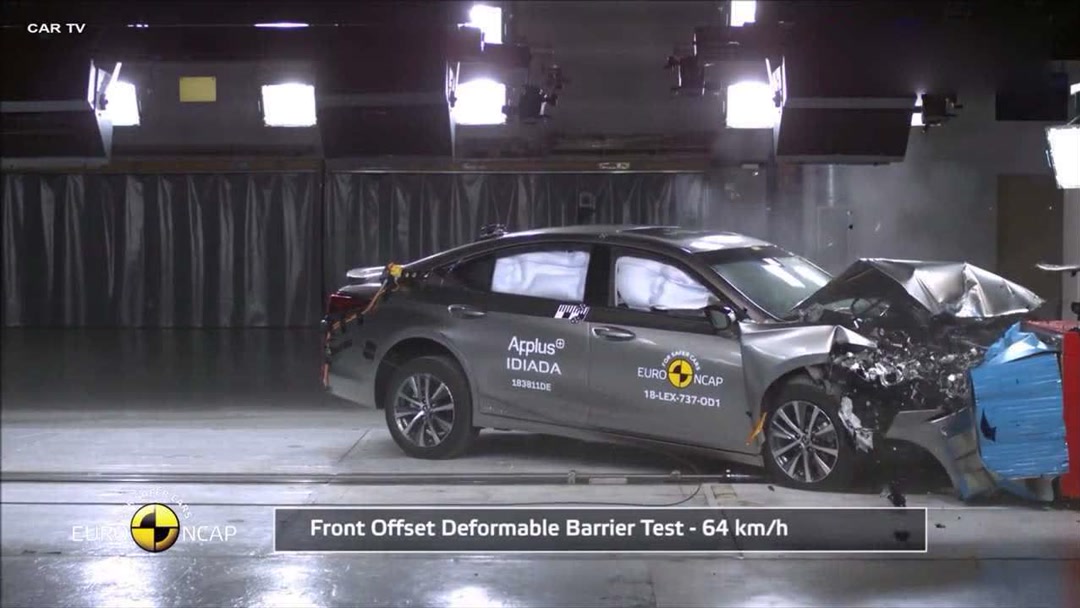 2019全新雷克萨斯Lexus_ES,碰撞测试记录全过程曝光,一起看下