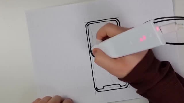 3D打印笔到底有多神奇?小伙随手一试