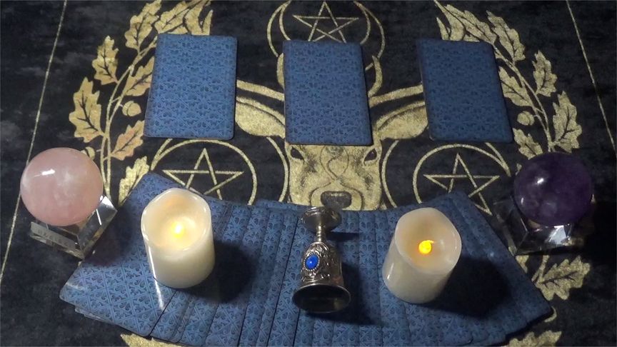 塔罗占卜:默念对方名字三遍,看他对你的真实想法是什么?