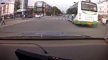 远星YX2213(1080p版)行车记录仪实拍效果-白天1