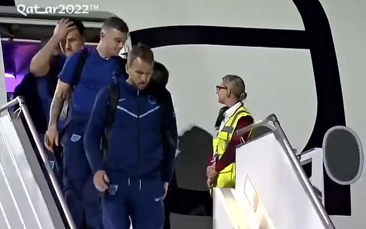【世界杯】英格兰队抵达卡塔尔!