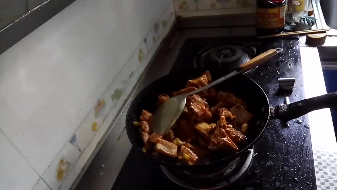 家常炖排骨,跟着视频一学就会,以后再也不用去饭店了!