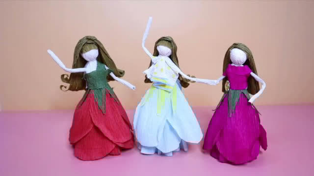 用皱纹纸做小娃娃,纸张的华丽变身,孩子很喜欢哦