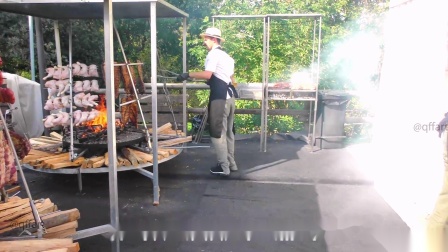 古巴也喜欢味道不错的腌肉、油炸猪肉皮或油炸牛肉、羊杂碎和羔羊肉...