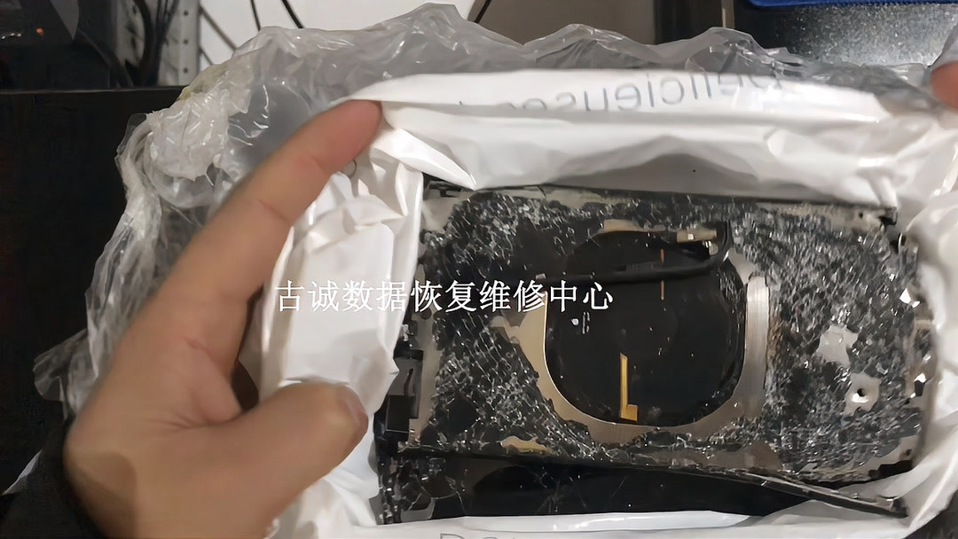 手机碎成渣渣,想要里面的东西,找我们数据完全可以提取出来