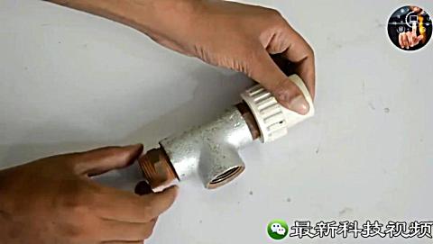 牛人用注射器轻松制作高压水泵, 原理你都看懂了吗?