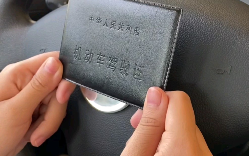 手动挡学员,第一次开车上路有这个状况的来集合了…