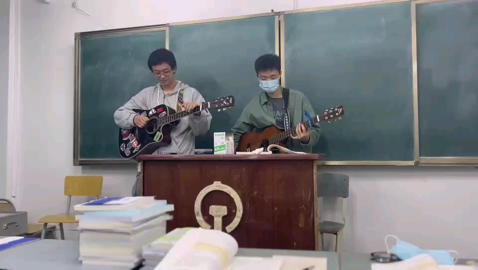 大学晚会表演《龙卷风》加《十年人间》