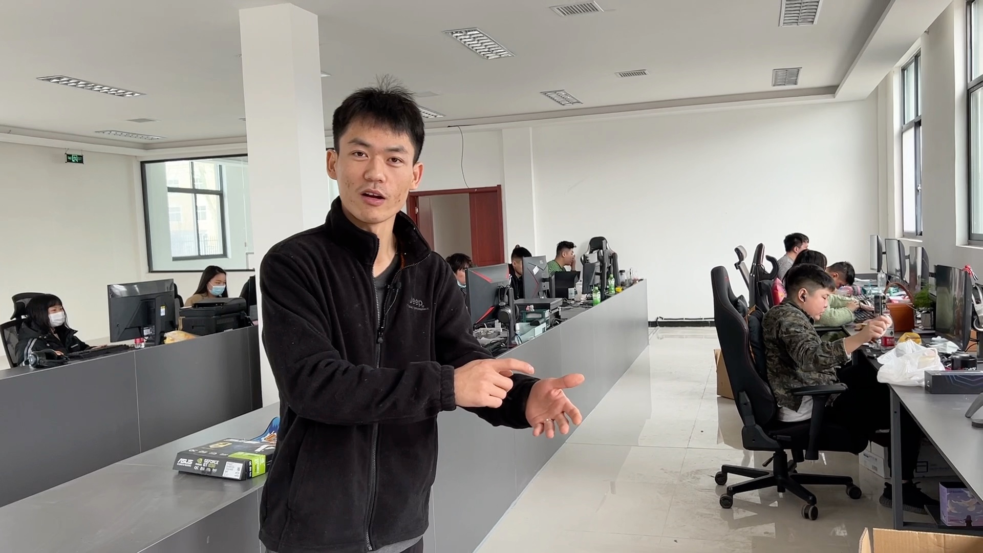 算是卖电脑里基础设施最完善的了