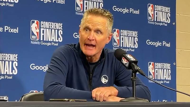 勇士队教练怒斥得州枪击案 称议员们草菅人命 其父1984年死于枪杀