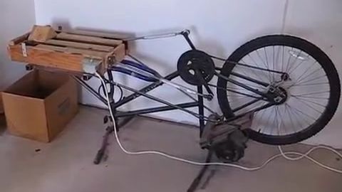 用旧自行车改装的废品终结者