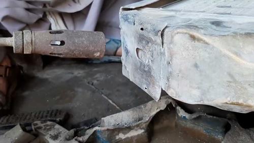 如何清洁和修复散热器,看巴铁师傅是如何操作,网友:这才叫技术