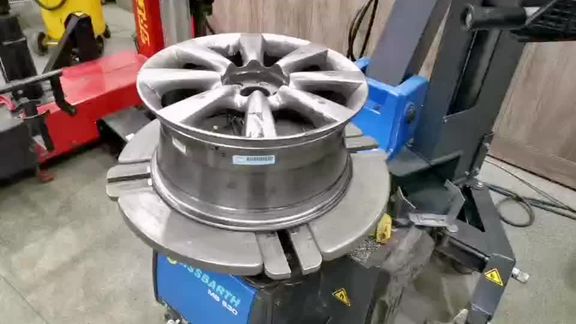 看看我们的轮毂修复技术怎么样?敬请期待!
