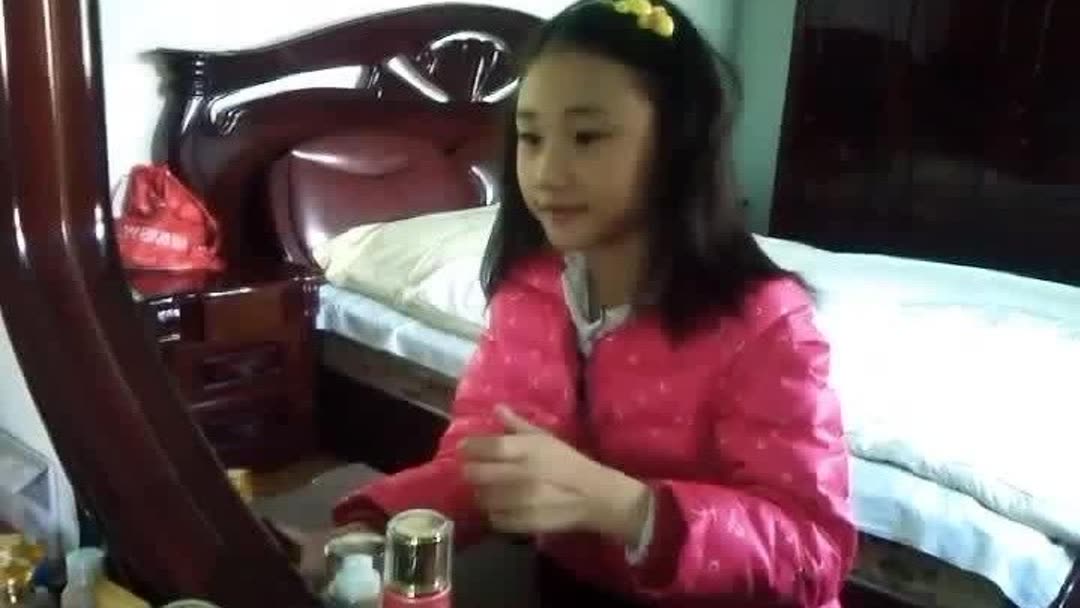 徐可儿练习模特走秀视频