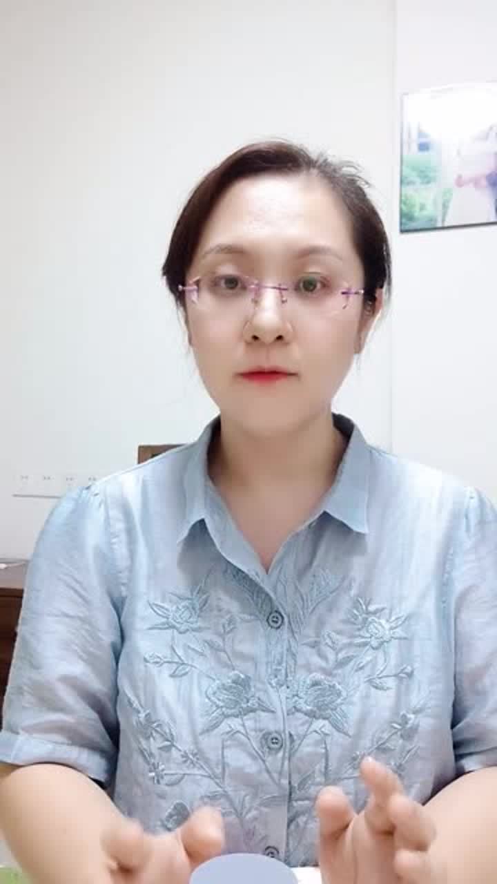 ...的女孩儿还有生过孩子的妈妈们平时一定要补充维生素C和维生素E...