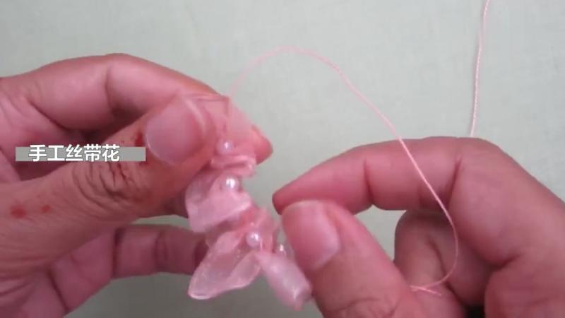 钩针编织花朵手工教程,简单又易学!缝在衣服上很漂亮