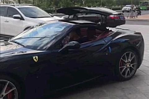 实拍5百万的硬顶法拉利敞篷车收敞篷, 霸气! 帅!