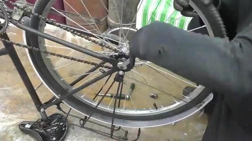 民间大叔的智慧我不懂,自行车改成电动的,太有才了!