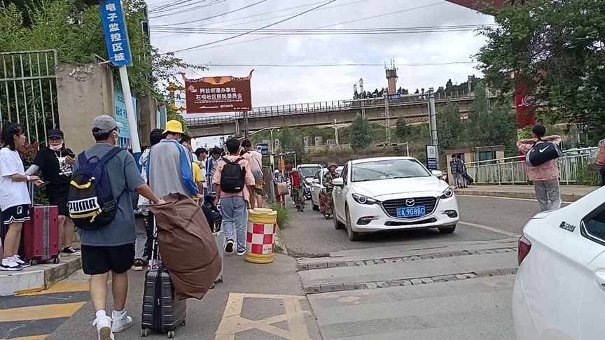 神兽们放假,各回各家,各见各妈,老师轻松一点,家长们开始头痛