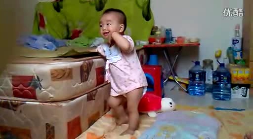 小茹听《新还珠格格》歌曲