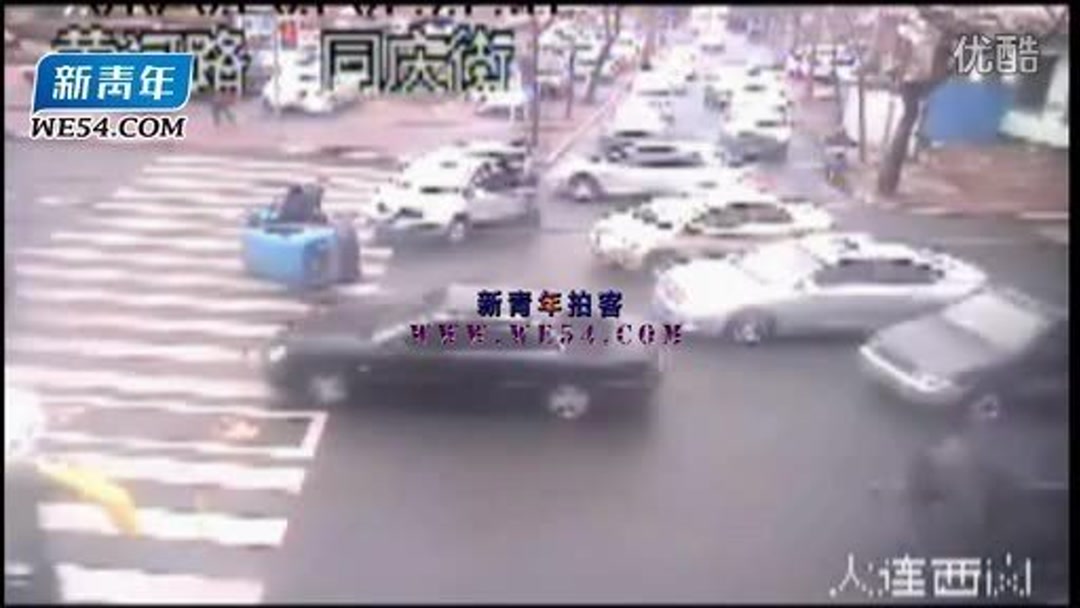 大连监控实拍交通事故集锦场面震撼