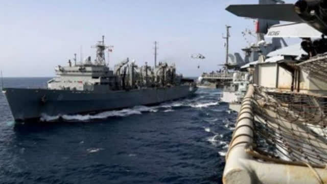 英国没有想到!伊朗堵住英国油轮,美舰马上进入战备状态