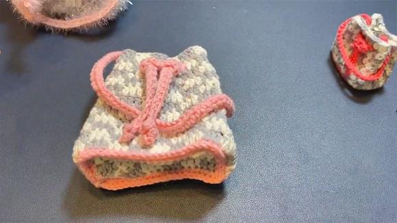 「钩针编织」时尚又漂亮的迷你手提包!