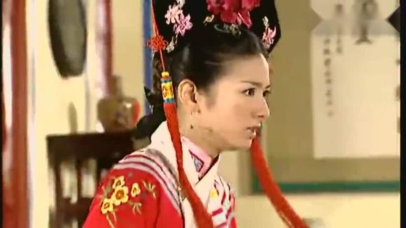 还珠格格桂嬷嬷用老佛爷来威胁小燕子,看的我好想打她