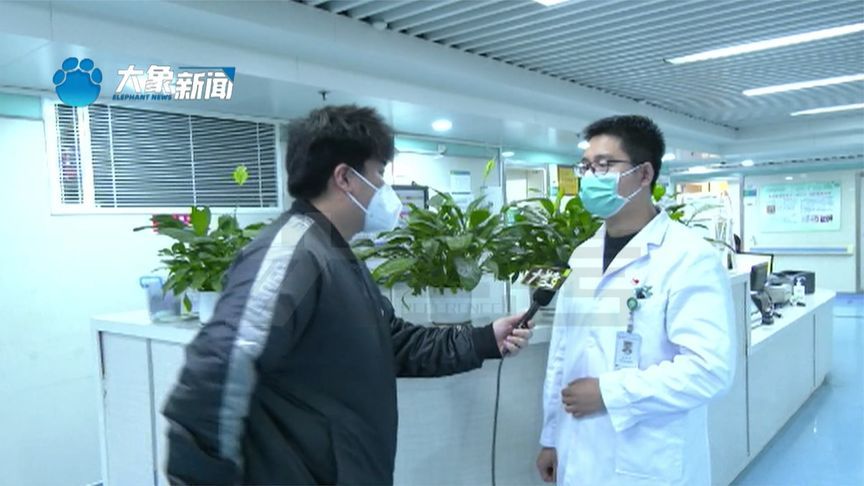 女子两个月长时间看手机,眼皮不受控制跳动,甚至脸部也抽动