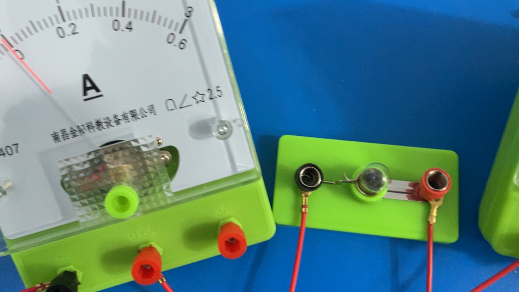 电压表串联在电路中时的现象