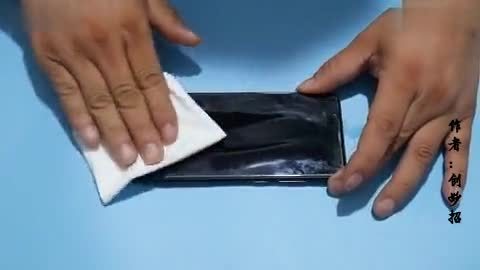 手机屏幕刮痕多,教你一个小妙招,让你轻松解决掉