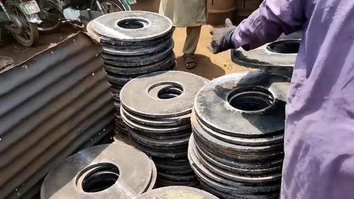 巴铁工人制造汽车轮毂,全程高能,这样生产出来的你敢用吗?