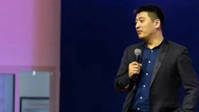 张雪峰到衡水中学来演讲,会是怎样的开场方式呢?太激动了