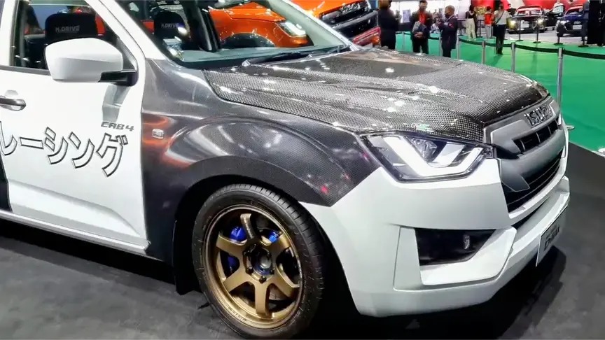 高清实拍五十铃DMAX定制版,实车太帅了