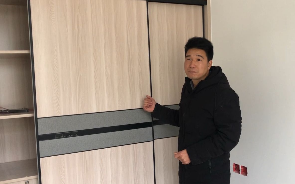 大家觉得这个衣柜怎么样?一个平方才399块钱,感觉好便宜呀