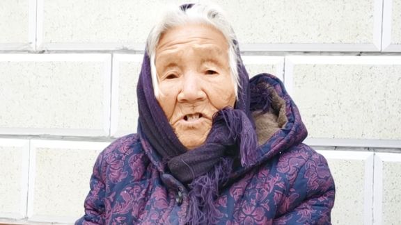 农村88岁老人喝酒上瘾,顿顿吃饭离不开酒,如今身体依然健康