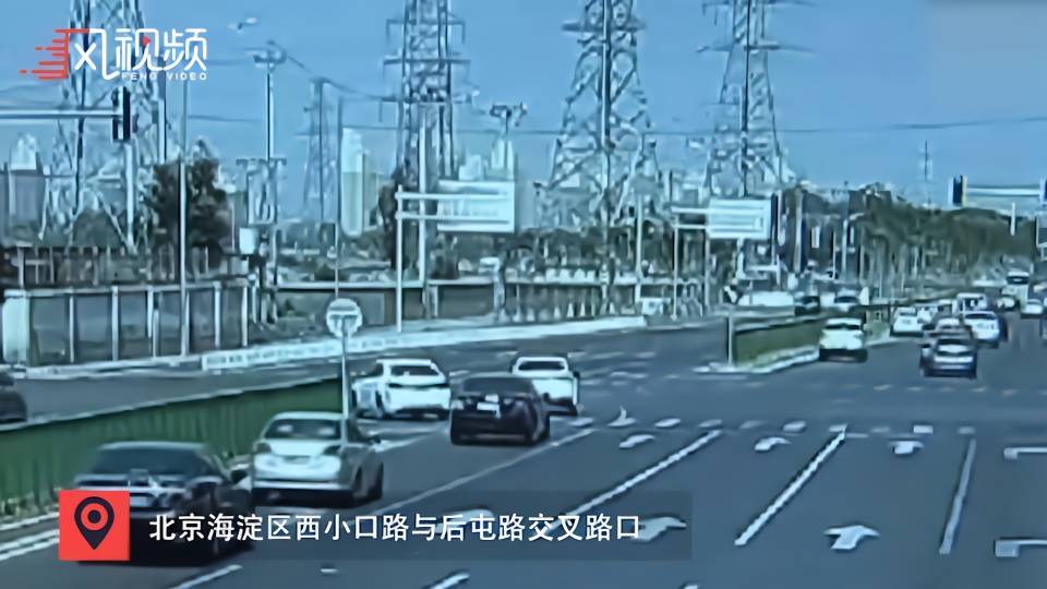 骑电动车闯红灯被撞 车毁人亡还要负全责