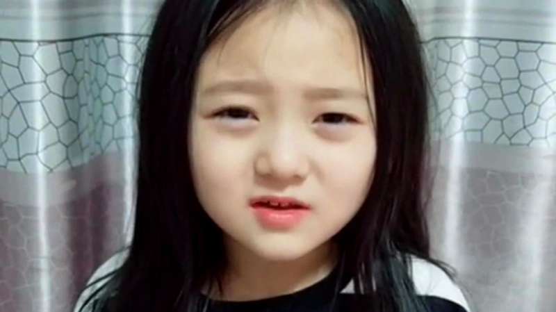 朵朵模仿演员,竟然模仿的这么像,笑的我肚子疼!