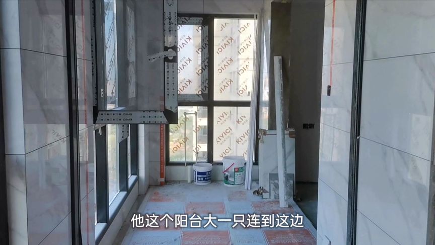 实拍130平方中间户型装修,客厅餐厅书房阳台连在一起太敞亮了