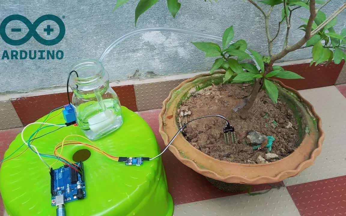 如何利用Arduino UNO和土壤传感器制作植物自动浇水系统