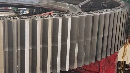 2.2米高细球磨机大齿轮,中空轴半成品加工,按照测绘图纸生产