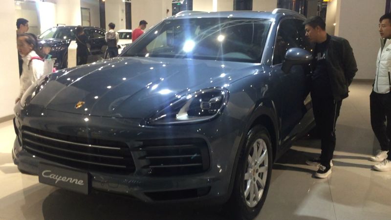 新款保时捷卡宴到店视频,超级帅气!
