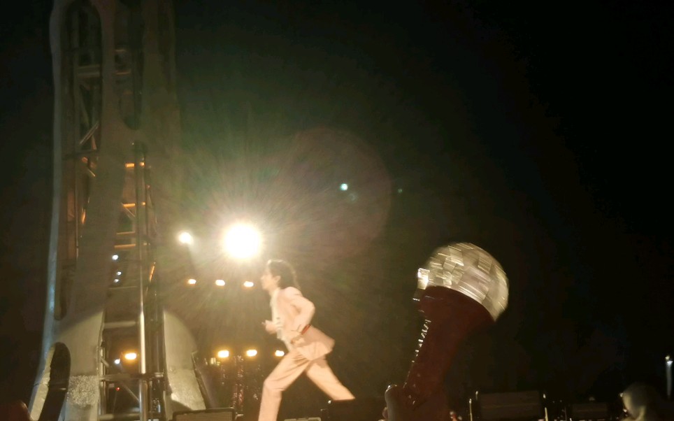 华晨宇2021火星演唱会烟火里的尘埃新世界1280视角