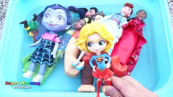 把爱莎安娜公主放到水盆里,早教动画