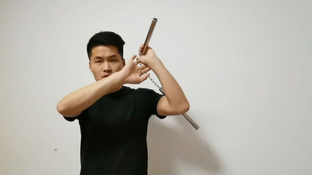 双节棍简单的动作,往往就是最实战的,新手小白一看就会的招式