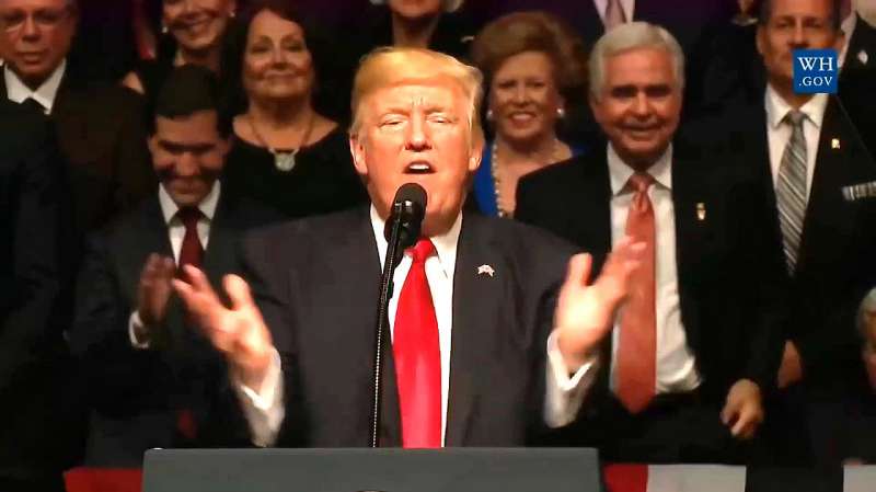 那些恶搞模仿特朗普的合集!模仿特朗普已成为美国潮流!